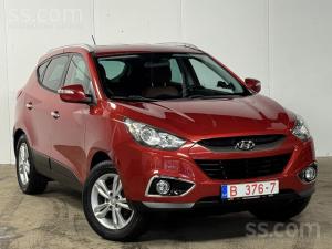 Sarkans Hyundai ix35 2010 Jūrmala, ar dzinēja tilpumu 2.00 L un nobraukumu 193 tūkst. km par 7450 €, foto 3 vietnē AUTOMOTO.COM.LV