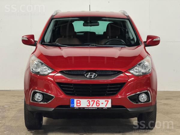 Sarkans Hyundai ix35 2010 Jūrmala, ar dzinēja tilpumu 2.00 L un nobraukumu 193 tūkst. km par 7450 €, foto 4 vietnē AUTOMOTO.COM.LV