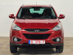 Sarkans Hyundai ix35 2010 Jūrmala, ar dzinēja tilpumu 2.00 L un nobraukumu 193 tūkst. km par 7450 €, foto 4 vietnē AUTOMOTO.COM.LV