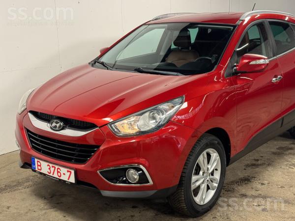 Sarkans Hyundai ix35 2010 Jūrmala, ar dzinēja tilpumu 2.00 L un nobraukumu 193 tūkst. km par 7450 €, foto 7 vietnē AUTOMOTO.COM.LV