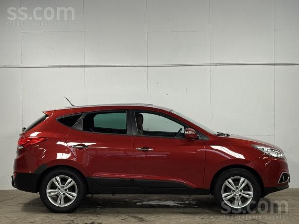 Sarkans Hyundai ix35 2010 Jūrmala, ar dzinēja tilpumu 2.00 L un nobraukumu 193 tūkst. km par 7450 €, foto 9 vietnē AUTOMOTO.COM.LV