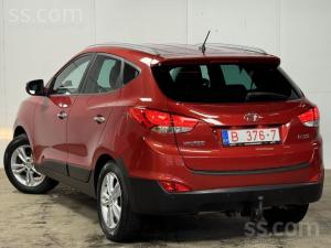 Sarkans Hyundai ix35 2010 Jūrmala, ar dzinēja tilpumu 2.00 L un nobraukumu 193 tūkst. km par 7450 €, foto 12 vietnē AUTOMOTO.COM.LV