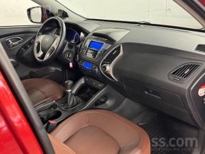 Sarkans Hyundai ix35 2010 Jūrmala, ar dzinēja tilpumu 2.00 L un nobraukumu 193 tūkst. km par 7450 €, foto 18 vietnē AUTOMOTO.COM.LV