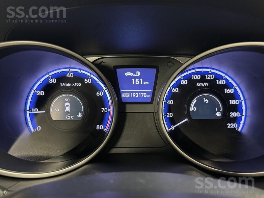Sarkans Hyundai ix35 2010 Jūrmala, ar dzinēja tilpumu 2.00 L un nobraukumu 193 tūkst. km par 7450 €, foto 26 vietnē AUTOMOTO.COM.LV