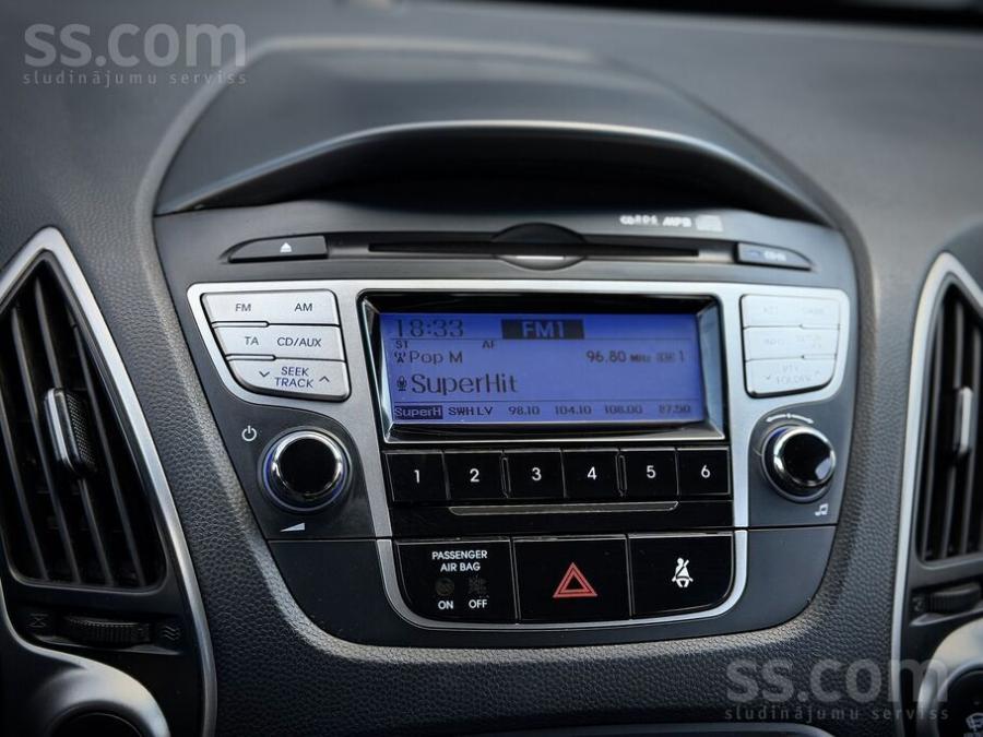 Red Hyundai ix35 2011 in Riga, with an engine capacity of 1.70 L and mileage of 247 thousand km for 5495 €, photo 13 on AUTOMOTO.COM.LV