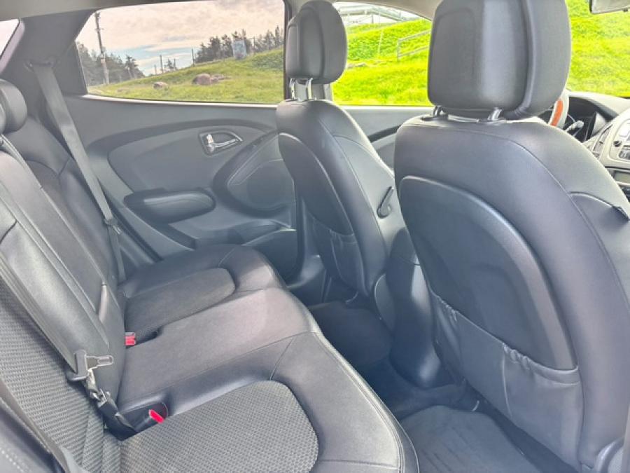 Sarkans Hyundai ix35 2011 Narva, ar dzinēja tilpumu 1.70 L un nobraukumu 207 tūkst. km par 4200 €, foto 9 vietnē AUTOMOTO.COM.LV