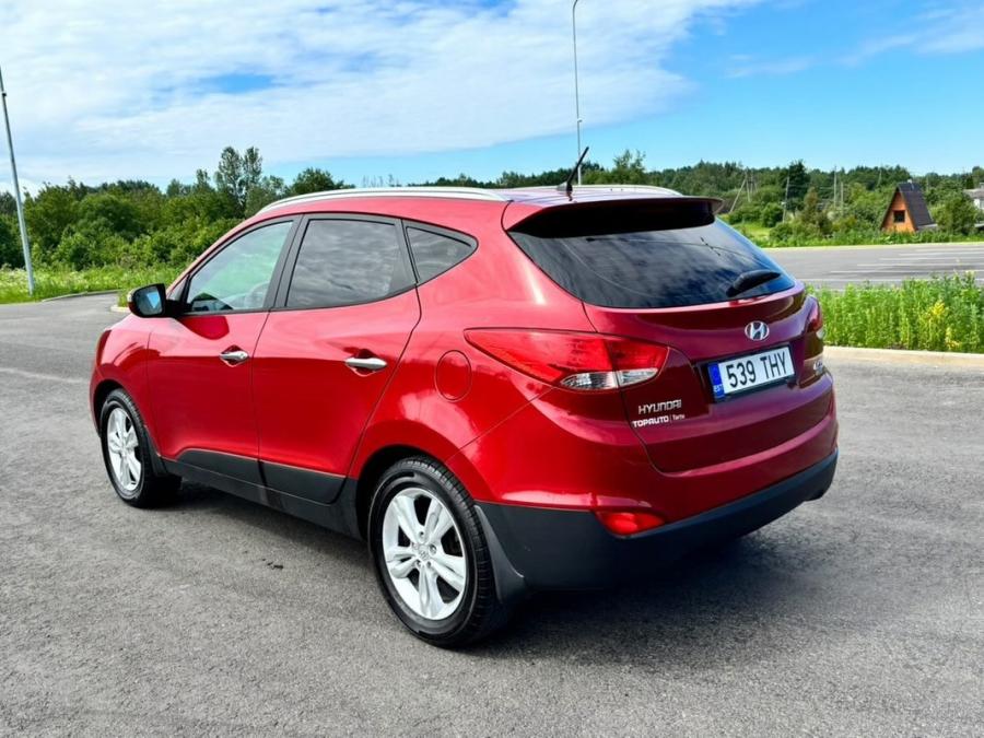 Sarkans Hyundai ix35 2011 Narva, ar dzinēja tilpumu 1.70 L un nobraukumu 207 tūkst. km par 4200 €, foto 13 vietnē AUTOMOTO.COM.LV