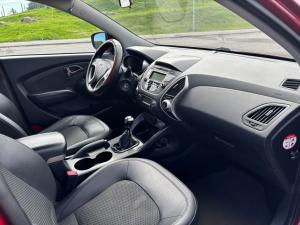 Sarkans Hyundai ix35 2011 Narva, ar dzinēja tilpumu 1.70 L un nobraukumu 207 tūkst. km par 4200 €, foto 16 vietnē AUTOMOTO.COM.LV