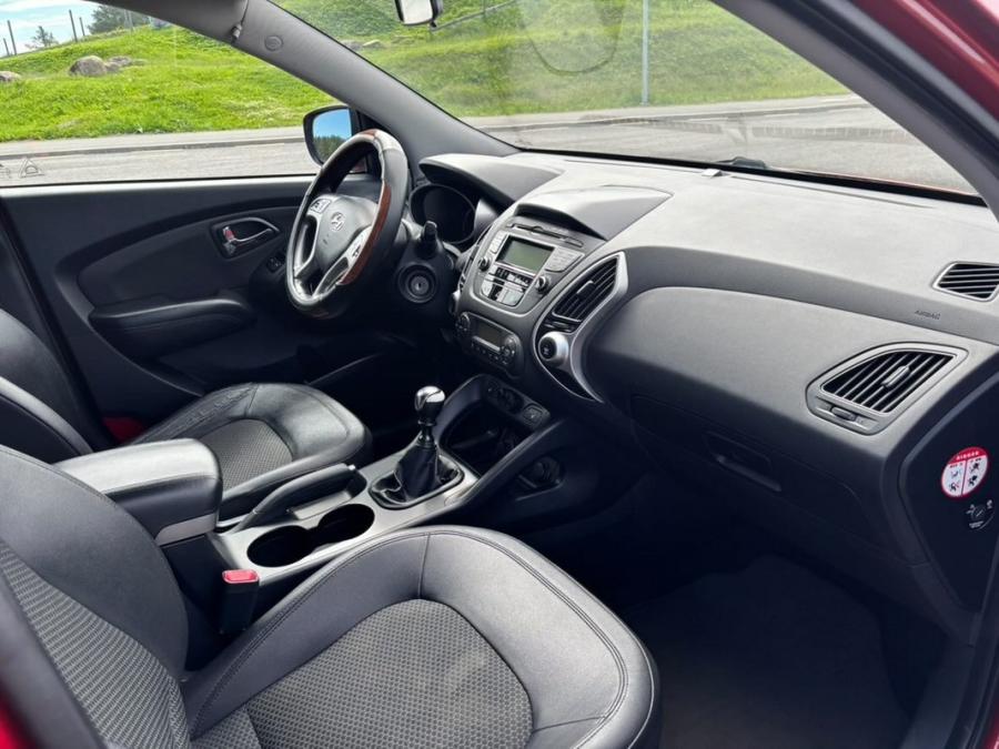 Sarkans Hyundai ix35 2011 Narva, ar dzinēja tilpumu 1.70 L un nobraukumu 207 tūkst. km par 4200 €, foto 16 vietnē AUTOMOTO.COM.LV