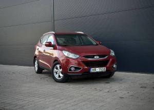 Red Hyundai ix35 2011 in Riga, with an engine capacity of 1.70 L and mileage of 247 thousand km for 5495 €, photo 5 on AUTOMOTO.COM.LV