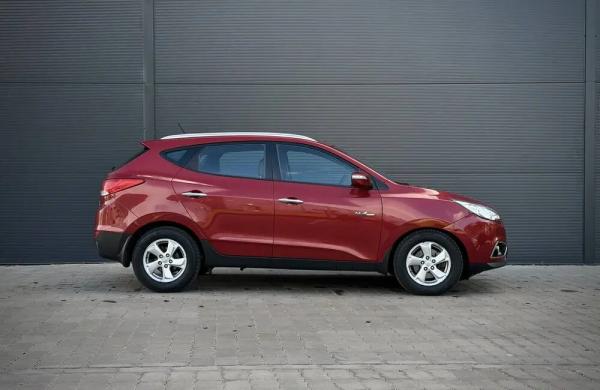 Sarkans Hyundai ix35 2011 Rīga, ar dzinēja tilpumu 1.70 L un nobraukumu 247 tūkst. km par 5495 €, foto 5 vietnē AUTOMOTO.COM.LV