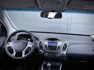 Red Hyundai ix35 2011 in Riga, with an engine capacity of 1.70 L and mileage of 247 thousand km for 5495 €, photo 8 on AUTOMOTO.COM.LV