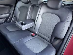 Red Hyundai ix35 2011 in Riga, with an engine capacity of 1.70 L and mileage of 247 thousand km for 5495 €, photo 19 on AUTOMOTO.COM.LV