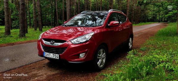 Sarkans Hyundai ix35 2011 Viļņa, ar dzinēja tilpumu 2.00 L un nobraukumu 114 tūkst. km par 6800 €, foto 1 vietnē AUTOMOTO.COM.LV