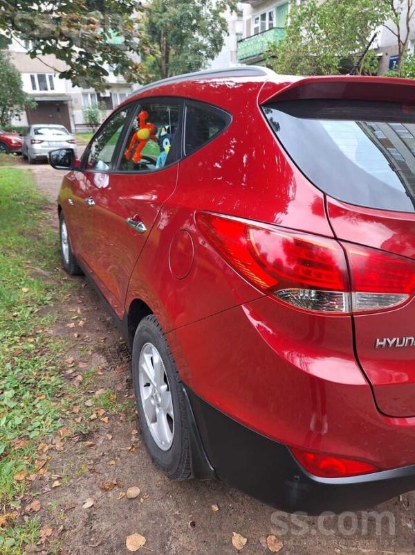 Hyundai ix35 2011 RÄ«ga vietnÄ Sarkans Hyundai ix35 2011 RÄ«ga, ar dzinÄja tilpumu 1.70 L un nobraukumu 248 tÅ«kst. km par 4500 ā¬, foto 5 vietnÄ AUTOMOTO.COM.LV