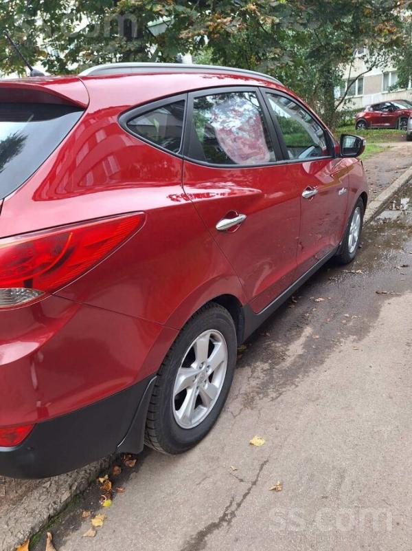 Hyundai ix35 2011 RÄ«ga vietnÄ Sarkans Hyundai ix35 2011 RÄ«ga, ar dzinÄja tilpumu 1.70 L un nobraukumu 248 tÅ«kst. km par 4500 ā¬, foto 6 vietnÄ AUTOMOTO.COM.LV