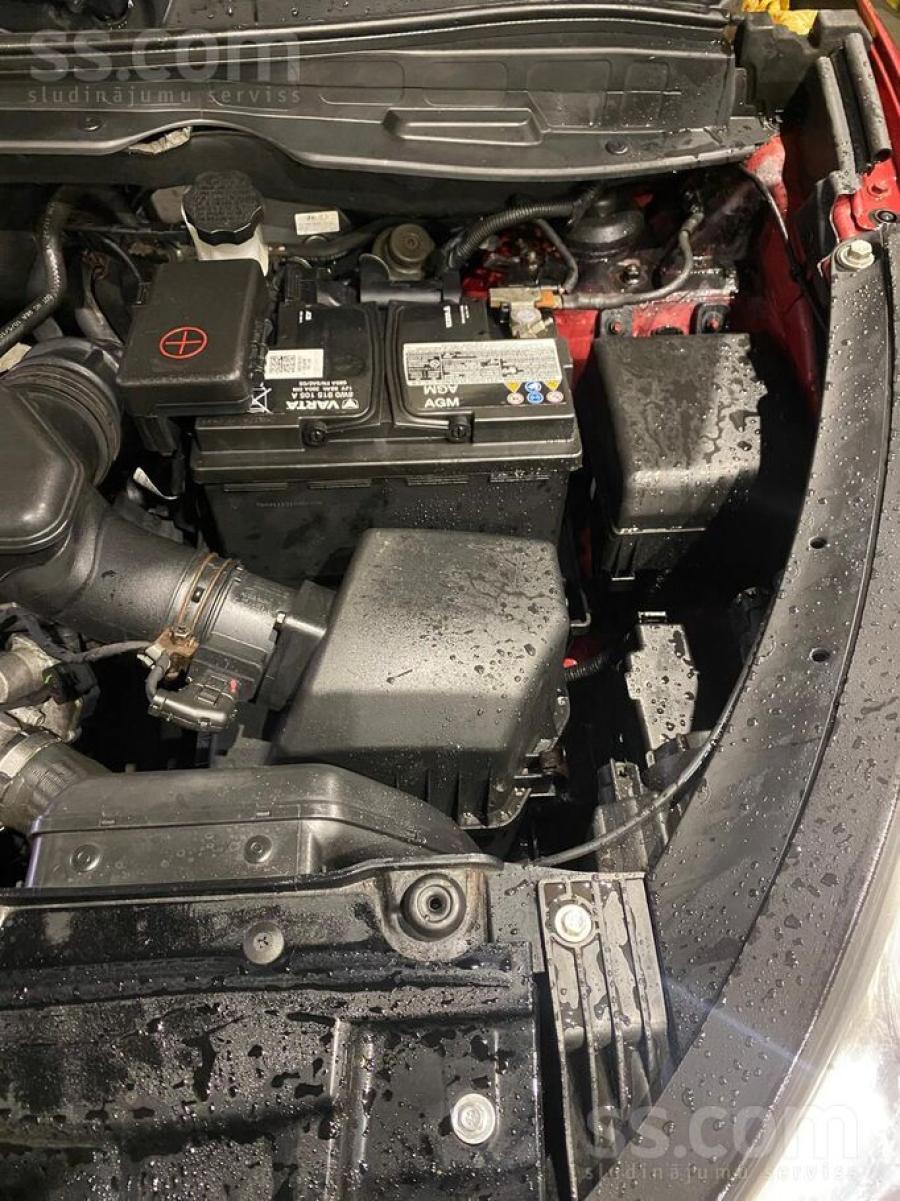 Red Hyundai ix35 2011 in Riga, with an engine capacity of 1.70 L and mileage of 248 thousand km for 4500 €, photo 13 on AUTOMOTO.COM.LV