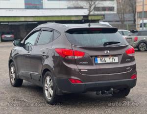 Hyundai ix35 2012 Narva, ar dzinēja tilpumu 2.00 L un nobraukumu 87 tūkst. km par 6300 €, foto 4 vietnē AUTOMOTO.COM.LV