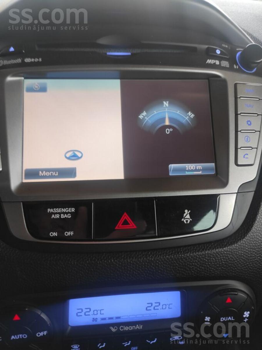 Balts Hyundai ix35 2010 Rēzekne, ar dzinēja tilpumu 2.00 L un nobraukumu 235 tūkst. km par 6050 €, foto 3 vietnē AUTOMOTO.COM.LV