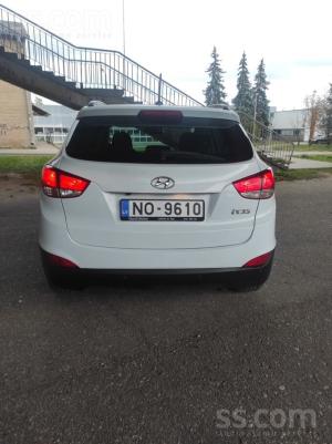 Balts Hyundai ix35 2010 Rēzekne, ar dzinēja tilpumu 2.00 L un nobraukumu 235 tūkst. km par 6050 €, foto 5 vietnē AUTOMOTO.COM.LV