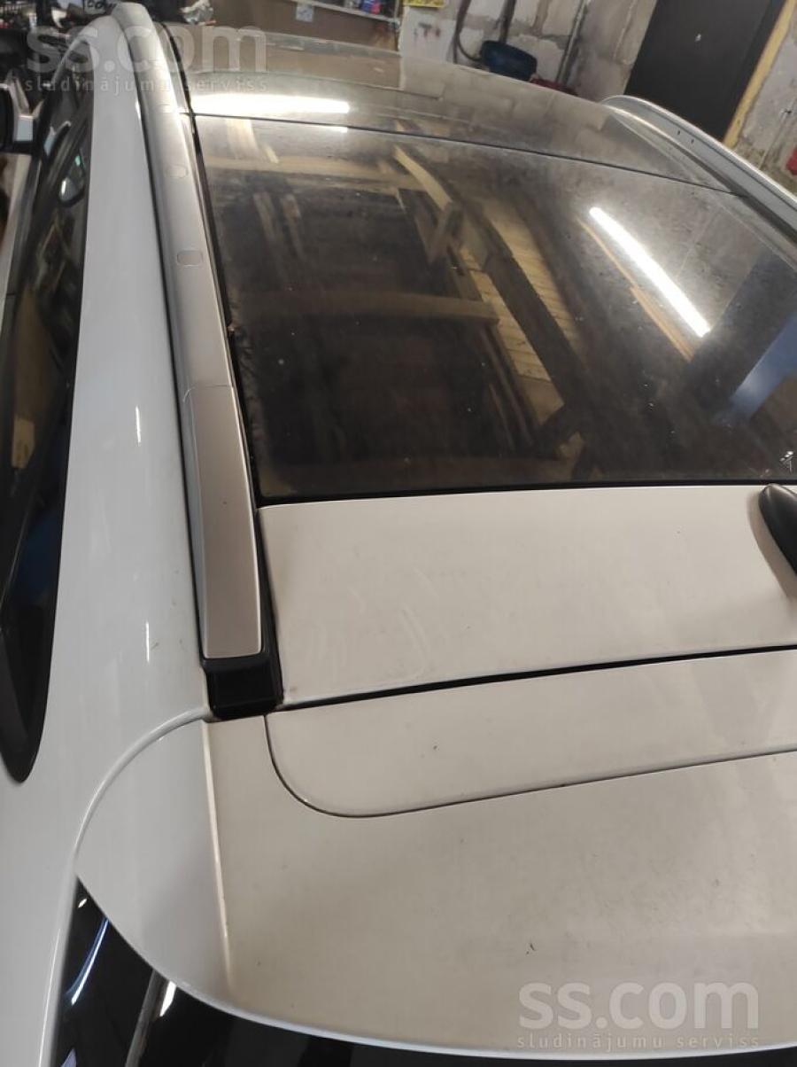 Balts Hyundai ix35 2010 Rēzekne, ar dzinēja tilpumu 2.00 L un nobraukumu 235 tūkst. km par 6050 €, foto 17 vietnē AUTOMOTO.COM.LV