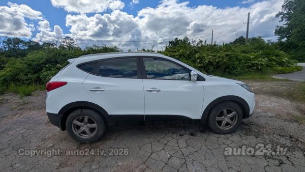 Balts Hyundai ix35 2010 Mustvē, ar dzinēja tilpumu 2.00 L un nobraukumu 320 tūkst. km par 4999 €, foto 6 vietnē AUTOMOTO.COM.LV