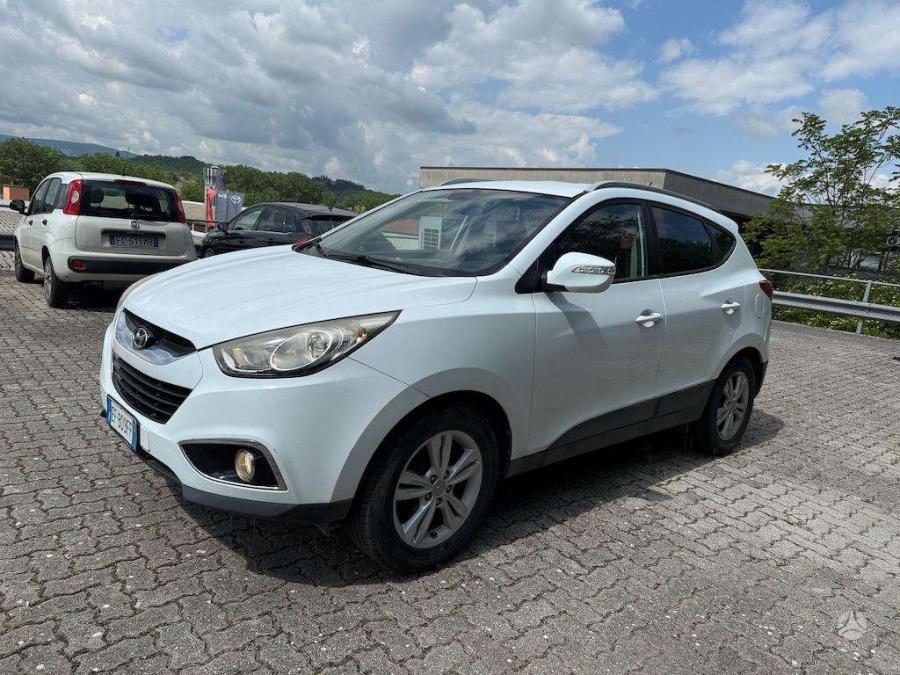 Balts Hyundai ix35 2010 Šauļi, ar dzinēja tilpumu 1.69 L un nobraukumu 150 tūkst. km par 4450 €, foto 1 vietnē AUTOMOTO.COM.LV