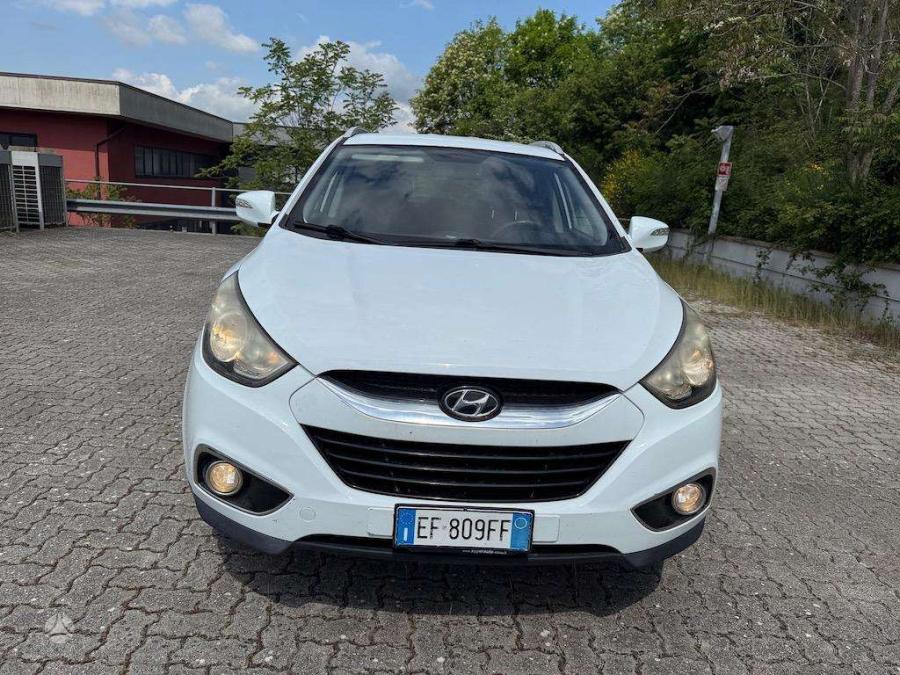 Balts Hyundai ix35 2010 Šauļi, ar dzinēja tilpumu 1.69 L un nobraukumu 150 tūkst. km par 4450 €, foto 3 vietnē AUTOMOTO.COM.LV