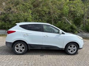 Balts Hyundai ix35 2010 Šauļi, ar dzinēja tilpumu 1.69 L un nobraukumu 150 tūkst. km par 4450 €, foto 5 vietnē AUTOMOTO.COM.LV