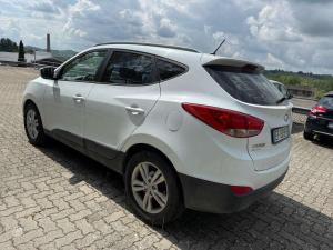 Balts Hyundai ix35 2010 Šauļi, ar dzinēja tilpumu 1.69 L un nobraukumu 150 tūkst. km par 4450 €, foto 8 vietnē AUTOMOTO.COM.LV