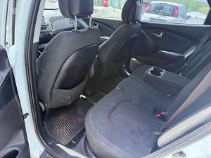 Balts Hyundai ix35 2010 Šauļi, ar dzinēja tilpumu 1.69 L un nobraukumu 150 tūkst. km par 4450 €, foto 12 vietnē AUTOMOTO.COM.LV