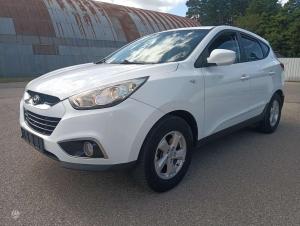 White Hyundai ix35 2010 in Utena, with an engine capacity of 2.00 L and mileage of 231 thousand km for 4650 €, photo  on AUTOMOTO.COM.LV