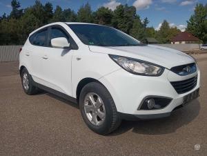 White Hyundai ix35 2010 in Utena, with an engine capacity of 2.00 L and mileage of 231 thousand km for 4650 €, photo 6 on AUTOMOTO.COM.LV