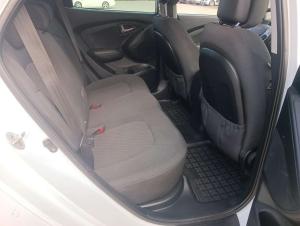 White Hyundai ix35 2010 in Utena, with an engine capacity of 2.00 L and mileage of 231 thousand km for 4650 €, photo 10 on AUTOMOTO.COM.LV