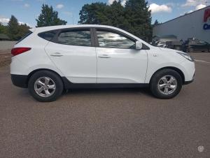 White Hyundai ix35 2010 in Utena, with an engine capacity of 2.00 L and mileage of 231 thousand km for 4650 €, photo 11 on AUTOMOTO.COM.LV