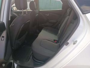 White Hyundai ix35 2010 in Utena, with an engine capacity of 2.00 L and mileage of 231 thousand km for 4650 €, photo 15 on AUTOMOTO.COM.LV