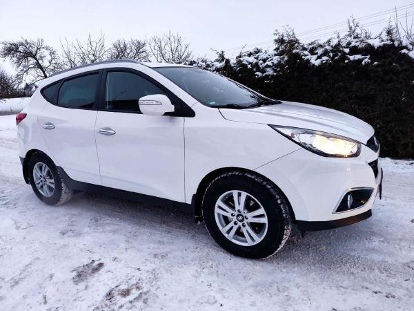 Balts Hyundai ix35 2011 Marijampole, ar dzinēja tilpumu 2.00 L un nobraukumu 187 tūkst. km par 4950 €, foto 1 vietnē AUTOMOTO.COM.LV