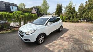 Balts Hyundai ix35 2011 Rīga, ar dzinēja tilpumu 1.70 L un nobraukumu 261 tūkst. km par 4800 €, foto  vietnē AUTOMOTO.COM.LV