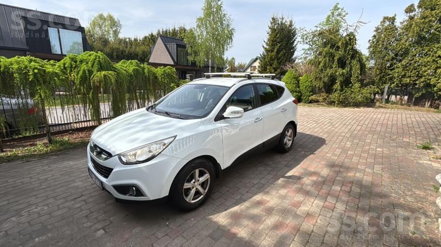 Balts Hyundai ix35 2011 Rīga, ar dzinēja tilpumu 1.70 L un nobraukumu 261 tūkst. km par 4800 €, foto 1 vietnē AUTOMOTO.COM.LV