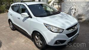 Balts Hyundai ix35 2011 Rīga, ar dzinēja tilpumu 1.70 L un nobraukumu 261 tūkst. km par 4800 €, foto 3 vietnē AUTOMOTO.COM.LV