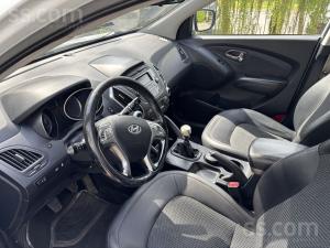 Balts Hyundai ix35 2011 Rīga, ar dzinēja tilpumu 1.70 L un nobraukumu 261 tūkst. km par 4800 €, foto 9 vietnē AUTOMOTO.COM.LV