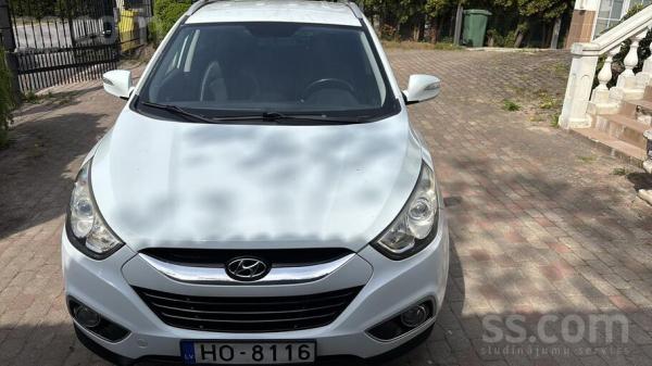 White Hyundai ix35 2011 in Riga, with an engine capacity of 1.60 L and mileage of 0 thousand km for 4300 €, photo 2 on AUTOMOTO.COM.LV