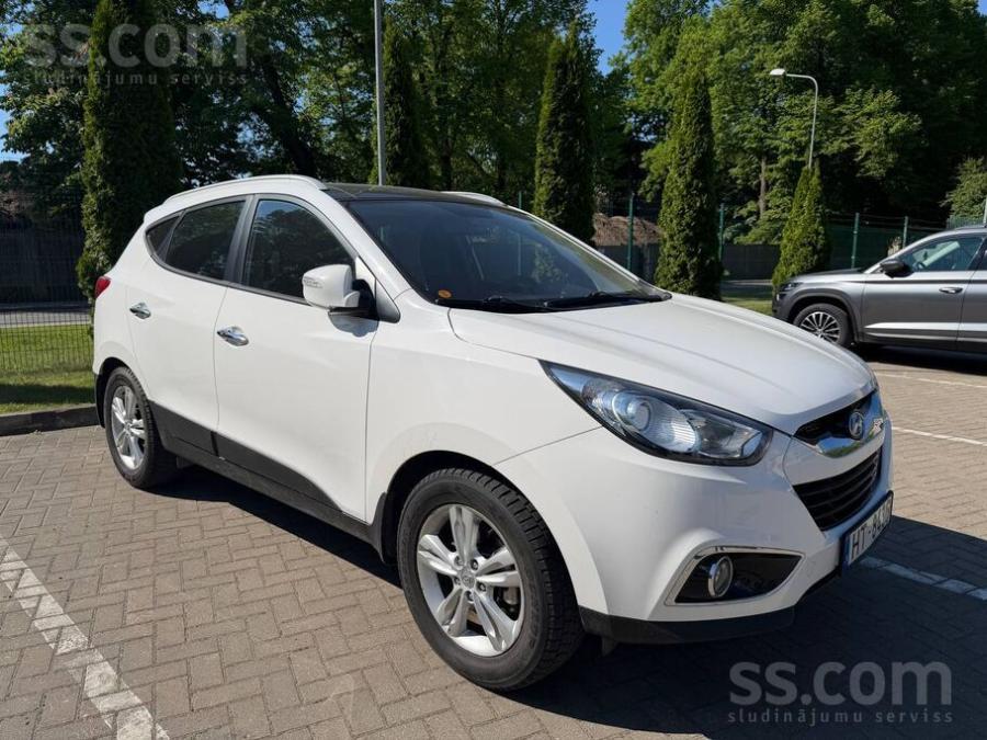 Balts Hyundai ix35 2011 Rīga, ar dzinēja tilpumu 2.00 L un nobraukumu 174 tūkst. km par 7900 €, foto 4 vietnē AUTOMOTO.COM.LV