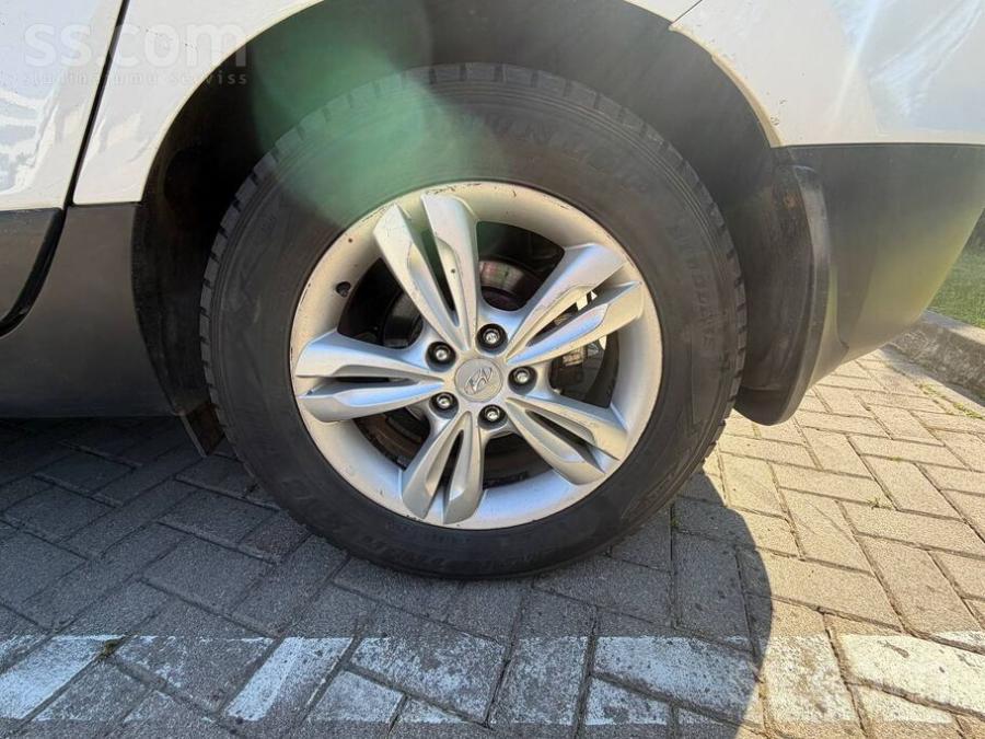 Balts Hyundai ix35 2011 Rīga, ar dzinēja tilpumu 2.00 L un nobraukumu 174 tūkst. km par 7900 €, foto 8 vietnē AUTOMOTO.COM.LV