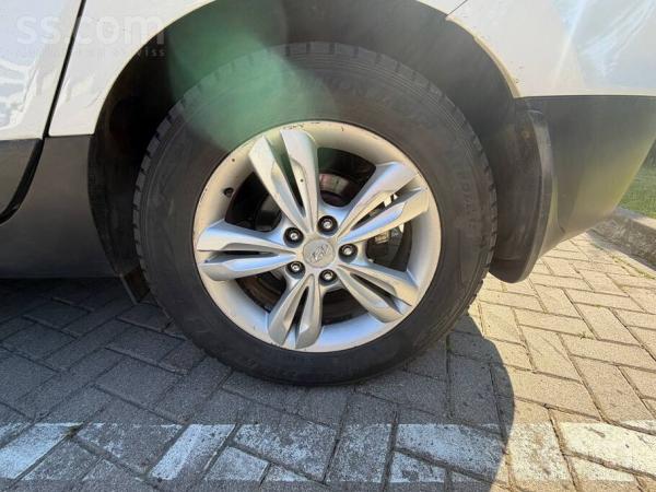 Balts Hyundai ix35 2011 Rīga, ar dzinēja tilpumu 2.00 L un nobraukumu 174 tūkst. km par 6500 €, foto 7 vietnē AUTOMOTO.COM.LV