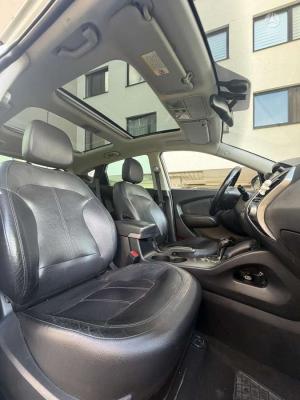 White Hyundai ix35 2011 in Vilnius, with an engine capacity of 2.00 L and mileage of 295 thousand km for 4900 €, photo 18 on AUTOMOTO.COM.LV