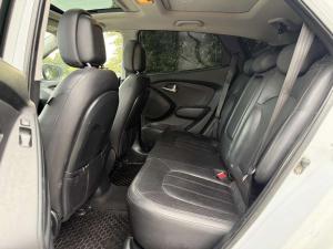 White Hyundai ix35 2011 in Kaunas, with an engine capacity of 2.00 L and mileage of 185 thousand km for 5500 €, photo 17 on AUTOMOTO.COM.LV