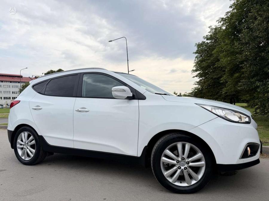 White Hyundai ix35 2011 in Kaunas, with an engine capacity of 2.00 L and mileage of 185 thousand km for 5500 €, photo 20 on AUTOMOTO.COM.LV
