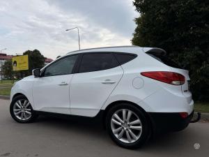 White Hyundai ix35 2011 in Kaunas, with an engine capacity of 2.00 L and mileage of 185 thousand km for 5500 €, photo 21 on AUTOMOTO.COM.LV
