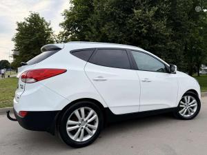 White Hyundai ix35 2011 in Kaunas, with an engine capacity of 2.00 L and mileage of 185 thousand km for 5500 €, photo 22 on AUTOMOTO.COM.LV
